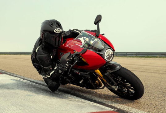 Triumph Test-Ride - Moto & Bike TV