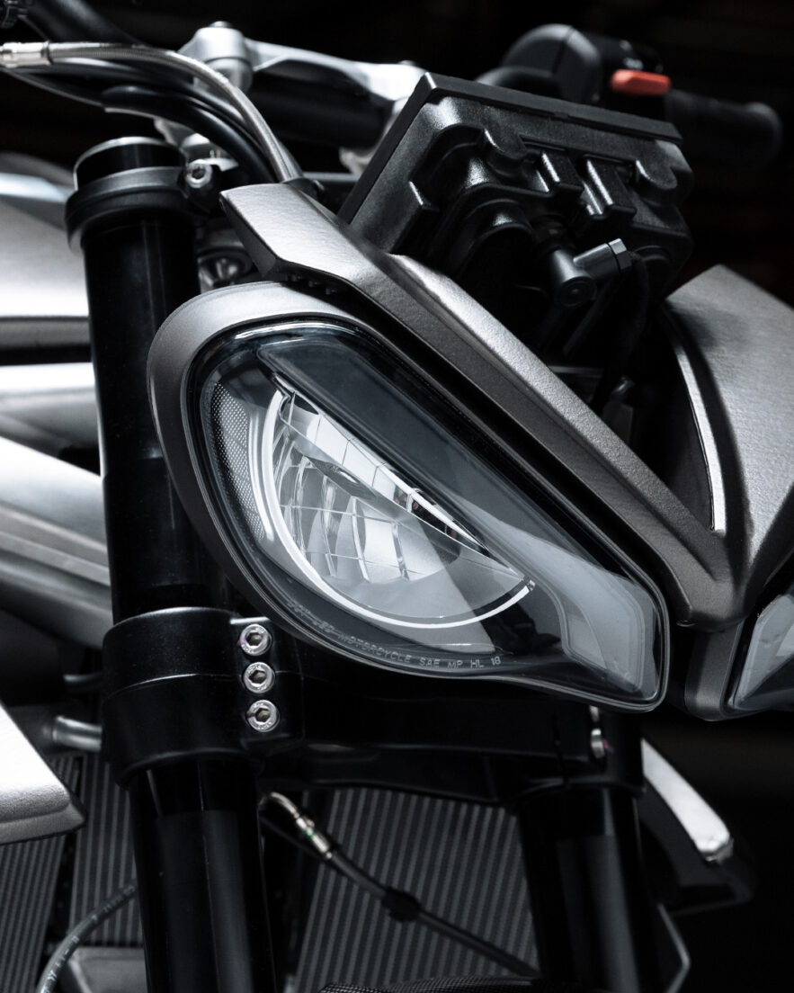 Triumph TE-1 - Moto & Bike TV