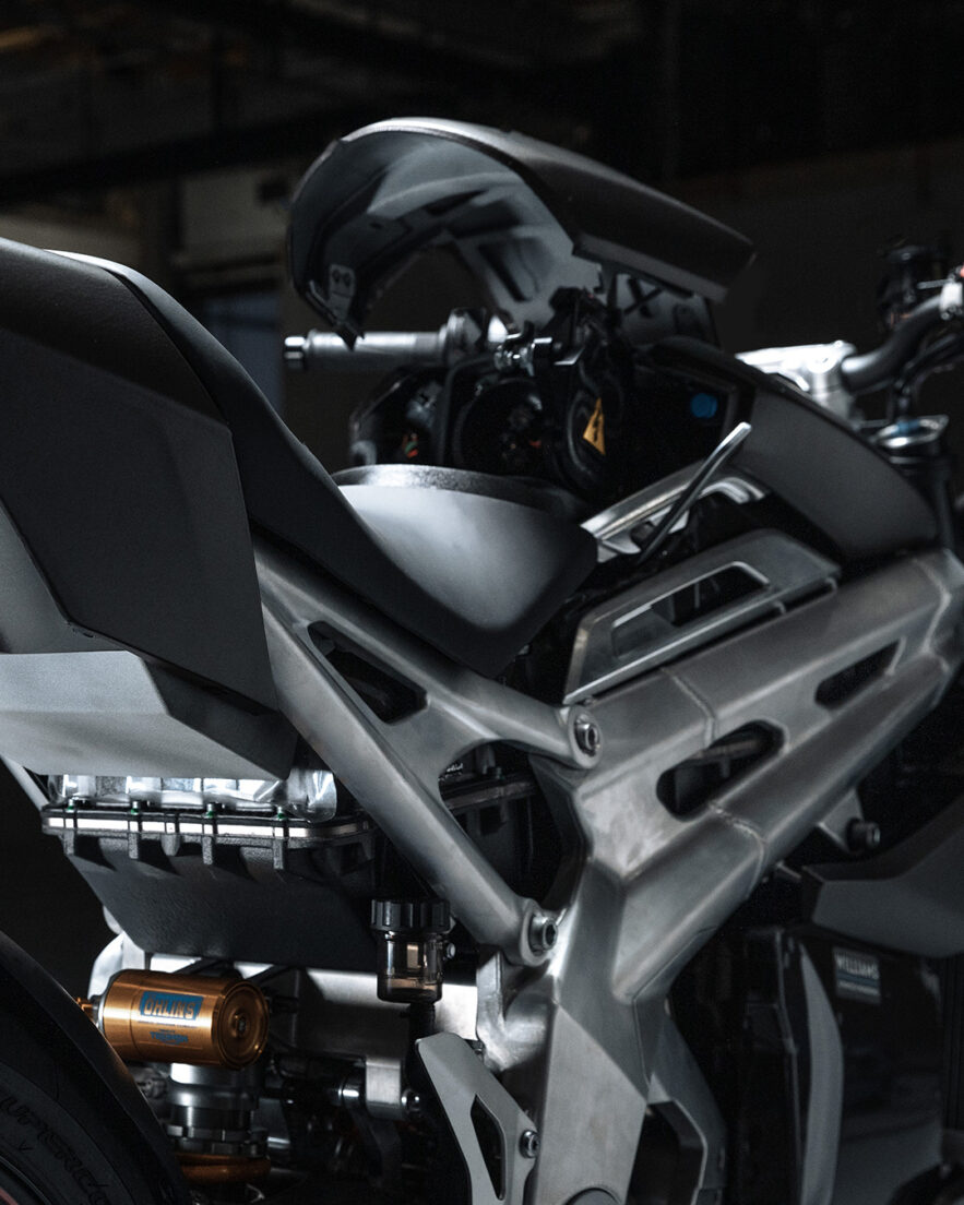 Triumph TE-1 - Moto & Bike TV