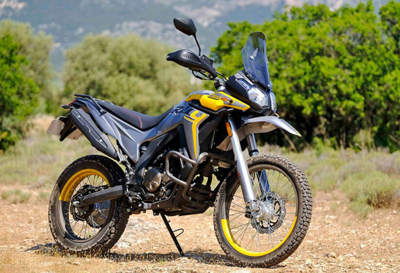 Voge 300 Rally: Ένα πραγματικό On/Off - Moto & Bike TV