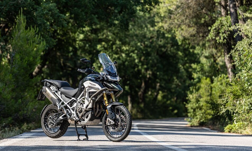 Triumph Tiger 1200 Rally Explorer - Moto & Bike TV