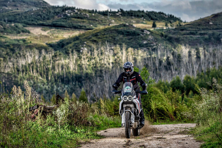 Juan Noguerol και Ducati DesertX - Moto & Bike TV