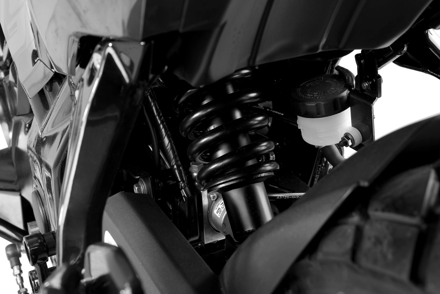 SYM NH-T 300 - Moto & Bike TV