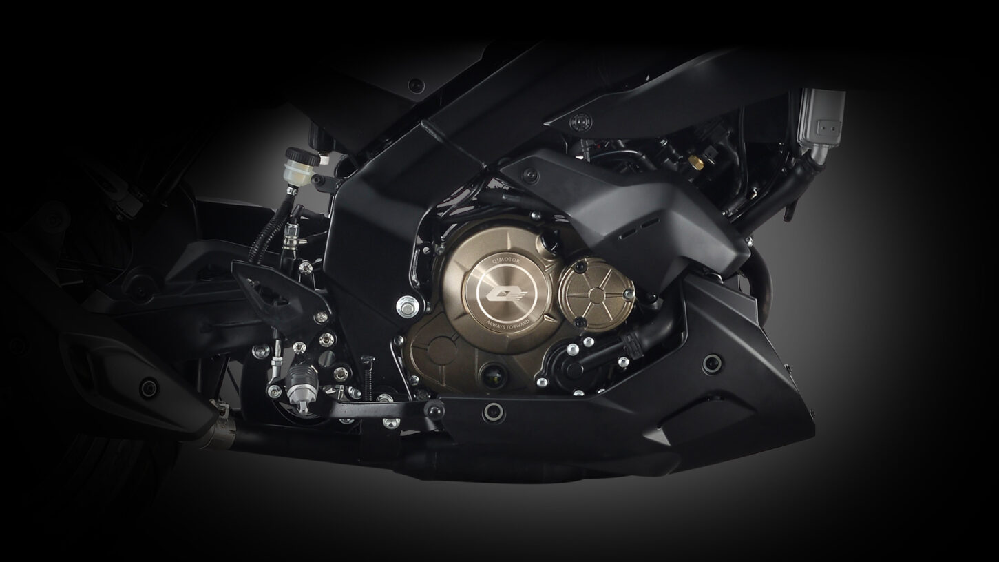 Έφτασε Η Νέα QJMOTOR SRK 125 S - Moto & Bike TV