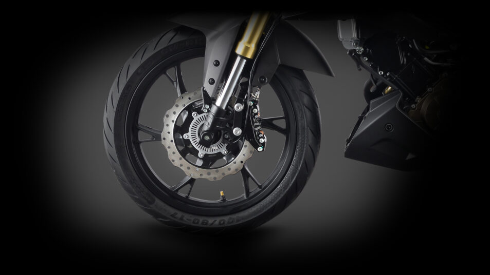 Έφτασε Η Νέα QJMOTOR SRK 125 S - Moto & Bike TV