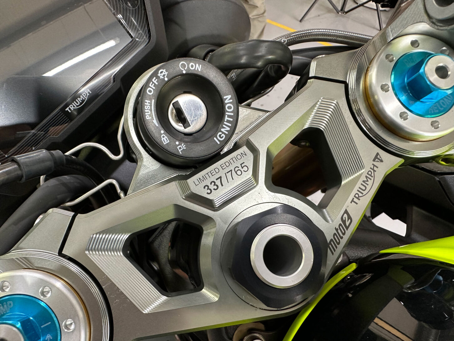 Έφθασε η πρώτη Triumph Street Triple Moto2 Edition