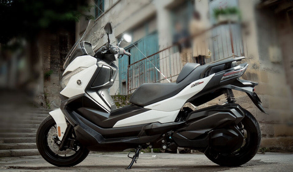 Νέο Voge SR4 Max Smart: Ολοκλήρωση στην πολυτέλεια - Moto & Bike TV