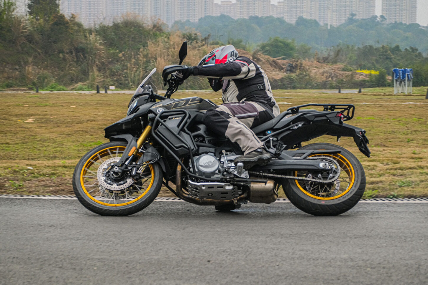 VOGE DS900X: ΑΠΟΣΤΟΛΗ ΣΤΗΝ ΚΙΝΑ - Moto & Bike TV