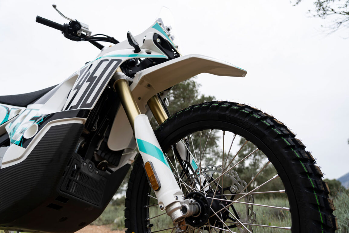 Unboxing KOVE 450 RALLY(+Video) - Moto & Bike TV