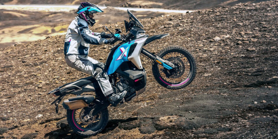 Νέα CFMOTO 450MT - Moto & Bike TV